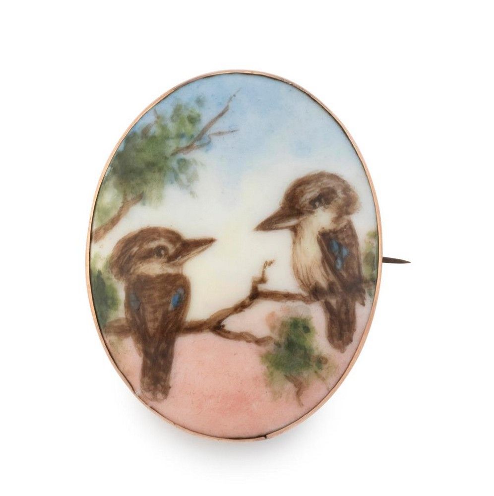 Hand-painted porcelain kookaburra brooch in 9ct rose gold mount ...