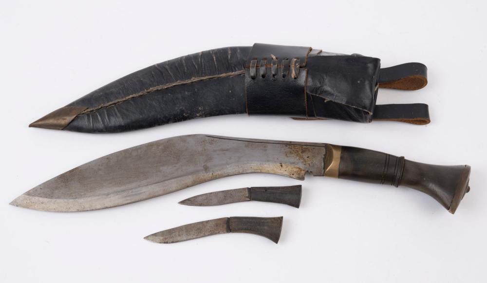 Nepalese Khukri: 42cm of Cutting Power - Edged Weapons - Militaria ...