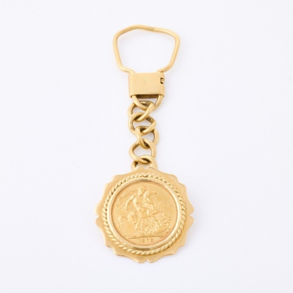 Vintage 1976 Sovereign Coin Keychain in 18ct Yellow Gold - Necklace ...
